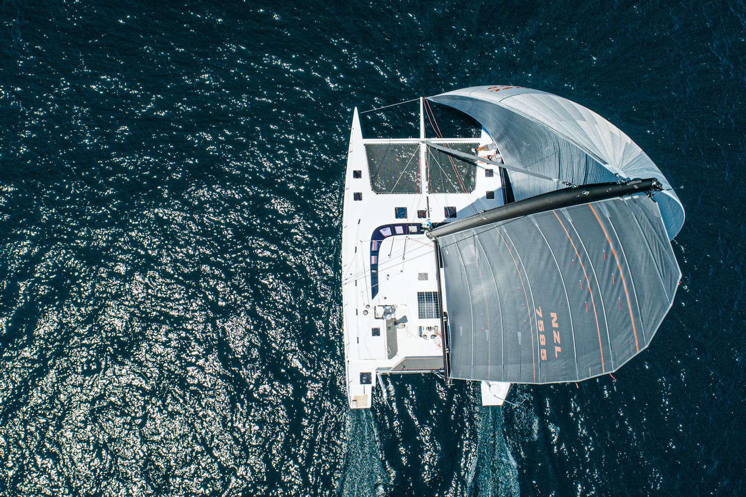 Mainsail handling: Advanced sailing techniques for catamarans and multihulls - Doyle Sails