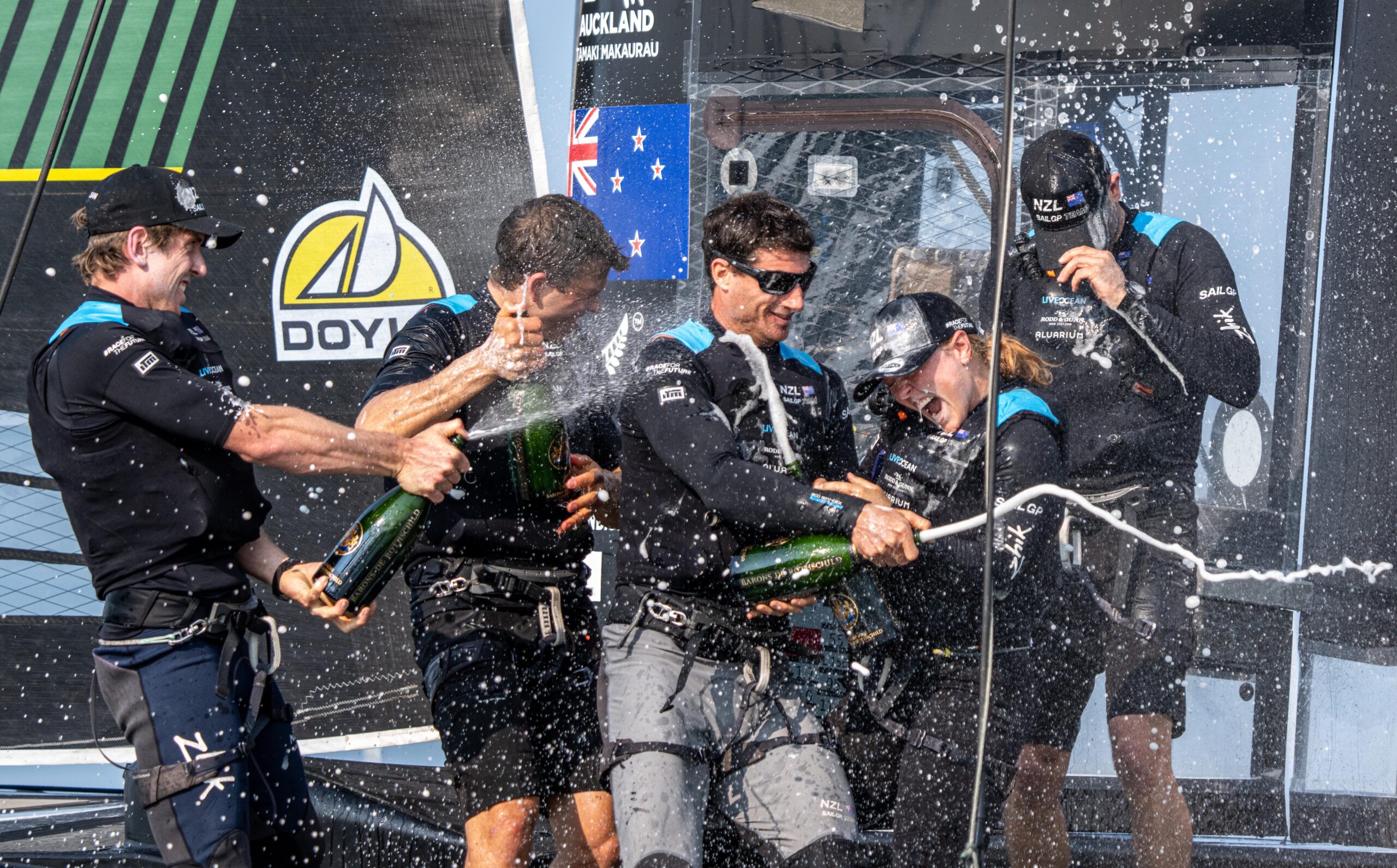 NEW ZEALAND MASTERS LIGHT WINDS TO BEAT ARCH RIVALS AUSTRALIA AND CLAIM ...